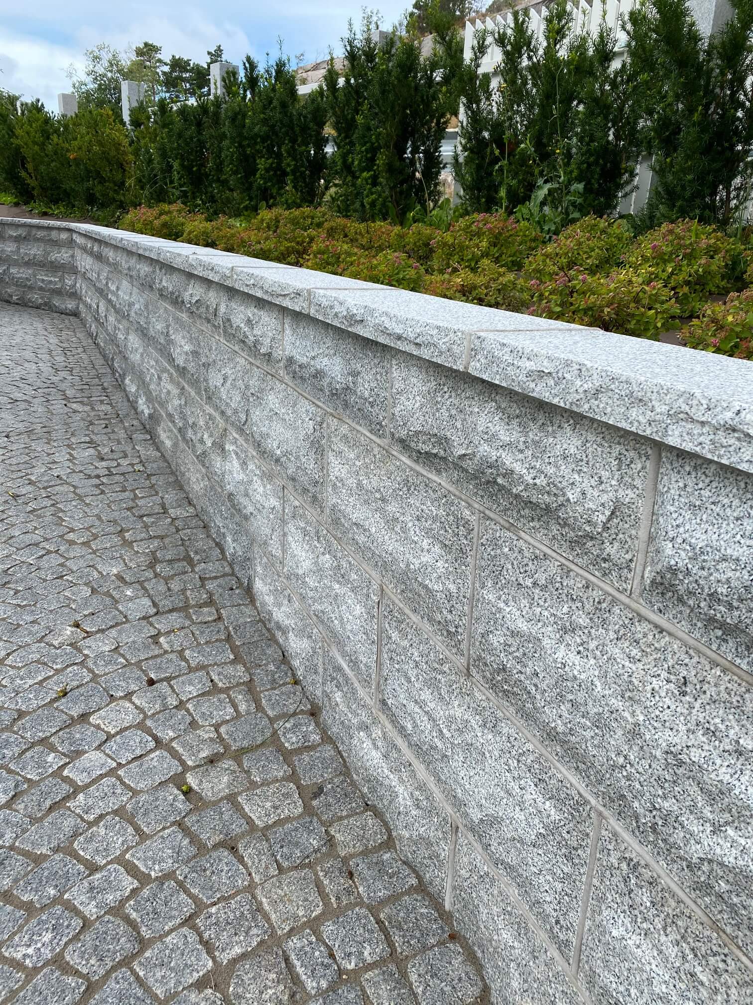 Murar i granit & betong för alla trädgårdar – Stengrossen
